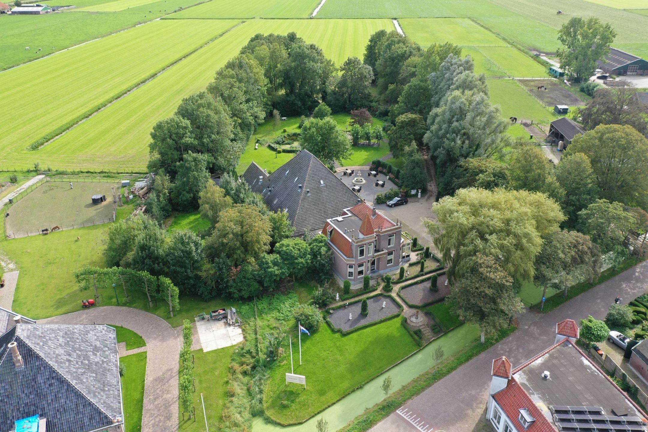 Update Wonen in een echt Slot? in Twisk kan het niet meer. - Medemblik ...